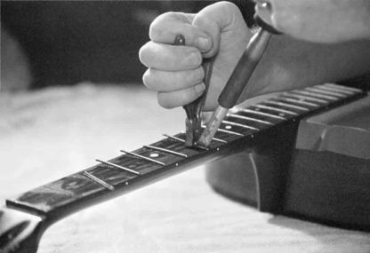 The Big Red Book of American Lutherie Volume Five – Guild of American ...